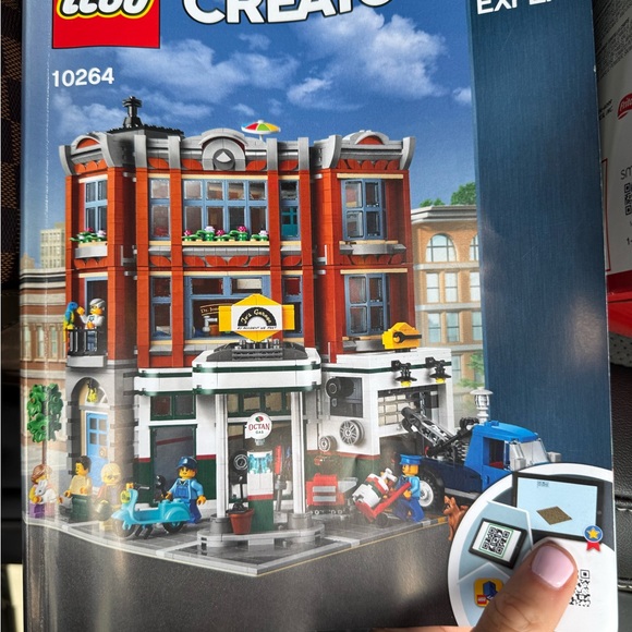 Lego | Toys | Lego Creator Expert Building Set | Poshmark